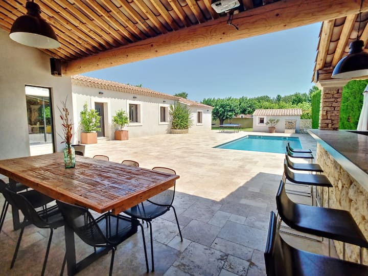 Villa En Campagne Entre L Isle Sur Sorgue Et Gorde - 고흐드
