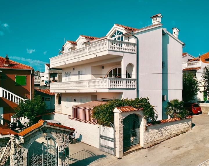 Rålekker Leilighet - Vodice