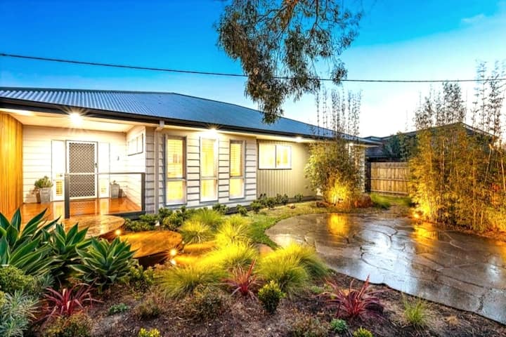 Capel Home (House & Guest House) By Ready Set Stay - Melbourne