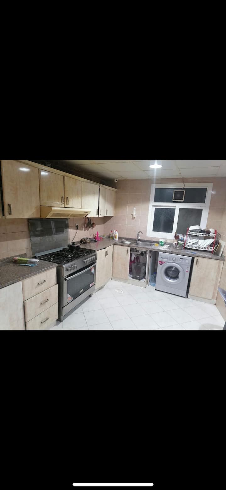 شقه للايجار للنساء فقط - Sharjah