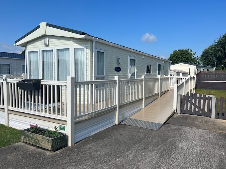 5 Sandringham Accessible Features Parking Garden - Withernsea