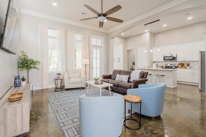 4br/2ba • 5 Beds •Fence In• Separate Shower - Lafayette, LA
