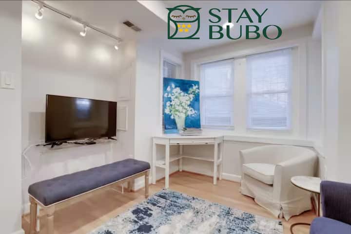 Dupont: Dog-friendly Metro 42"roku Desk Fast Wi-fi - Washington, D.C.