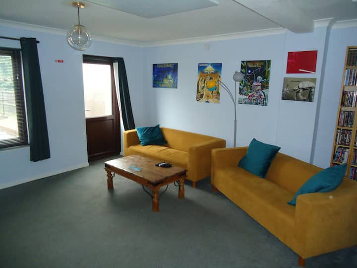 3 B/r House Mkt Deeping (Peterborough/stamford) - Bourne