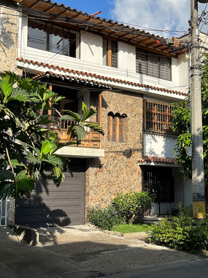 Cozy Private Loft With A/c, Kitchen, And Bathroom. - Medellín