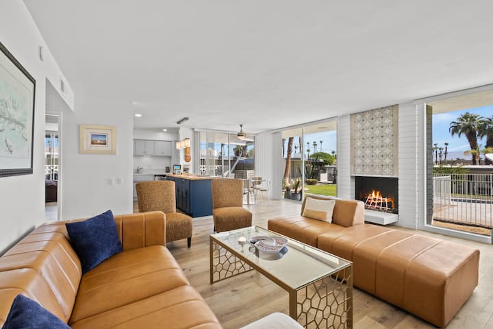 Mid Century Desert Hide Away - Palm Desert, CA