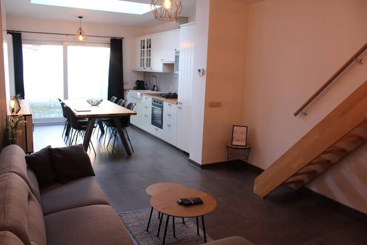 Gezellig Huis Met 2 Slaapkamers & Terras - Bornem