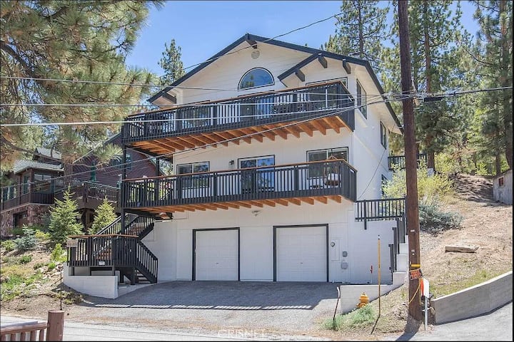 Home In Big Bear Lake (Lake View) - Big Bear Lake, CA