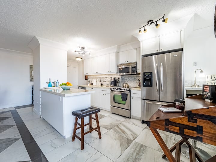 Steps To Jasper Ave - 1 Bedroom - U/g Parking - 