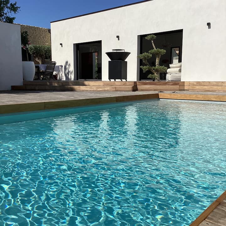 Villa Contemporaine Dans Le Sud De La France - Nîmes