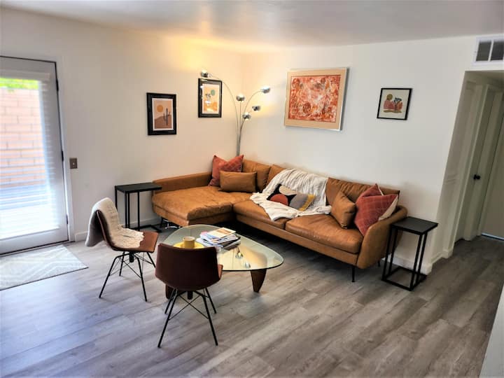 Mid Mod Style Palm Springs Home - Palm Springs, CA