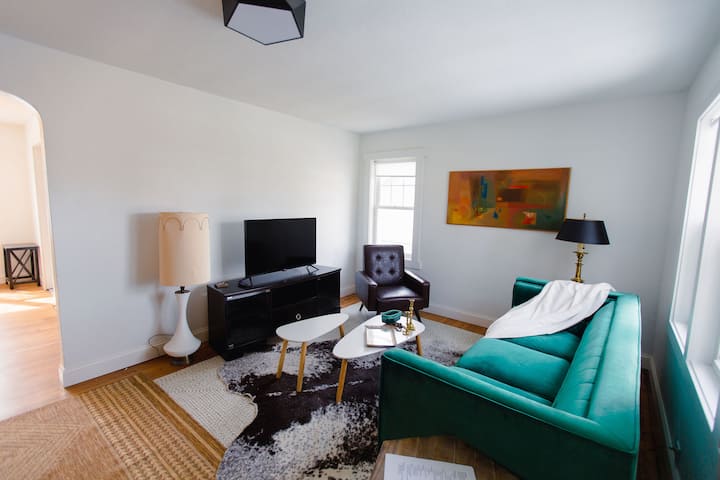 4 Bedroom House W/ Man Cave - Alerus Center - Grand Forks
