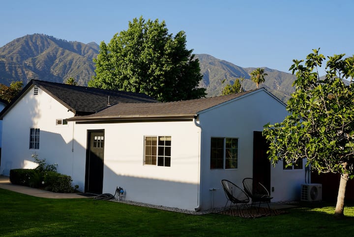 Private, Modern Guest House - Pasadena, CA