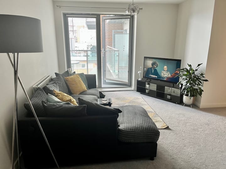 Central Watford Apartment With Parking Sleeps 4 - 沃特福德