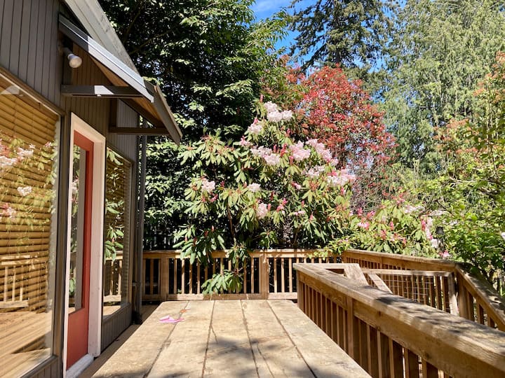 Rose Cottage - Bainbridge Island, WA
