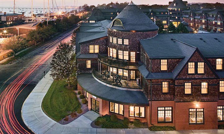 Comfy 2br Long Wharf - Newport, RI