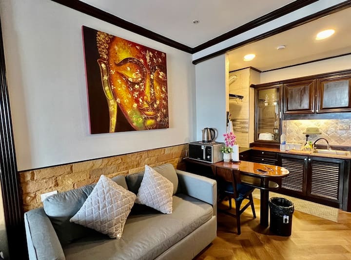 Luxury 15th Top Fl. Condo Nimman - Chiang Mai