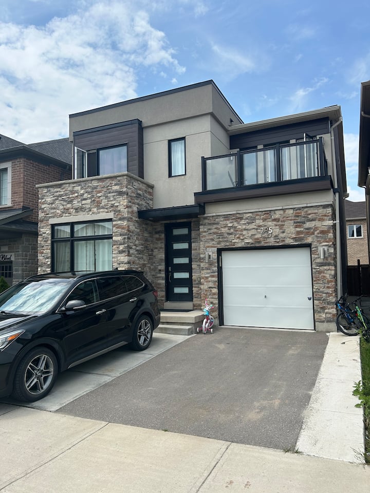 Beautiful Contemporary 4 Bed Oakville House! - Oakville