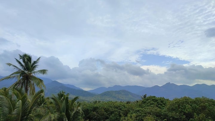 The Long House - Warm And Welcoming - Courtallam