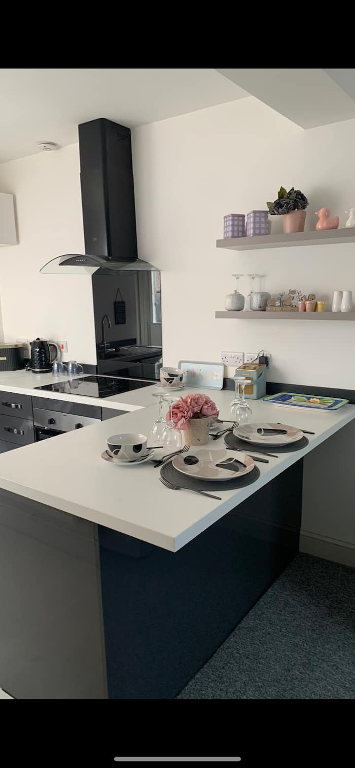 The Apartment
For City Breaks
Contractors Welcome - Norwich