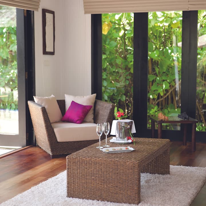 Spacious Two - Bedroom Beach Pool Villa - 몰디브