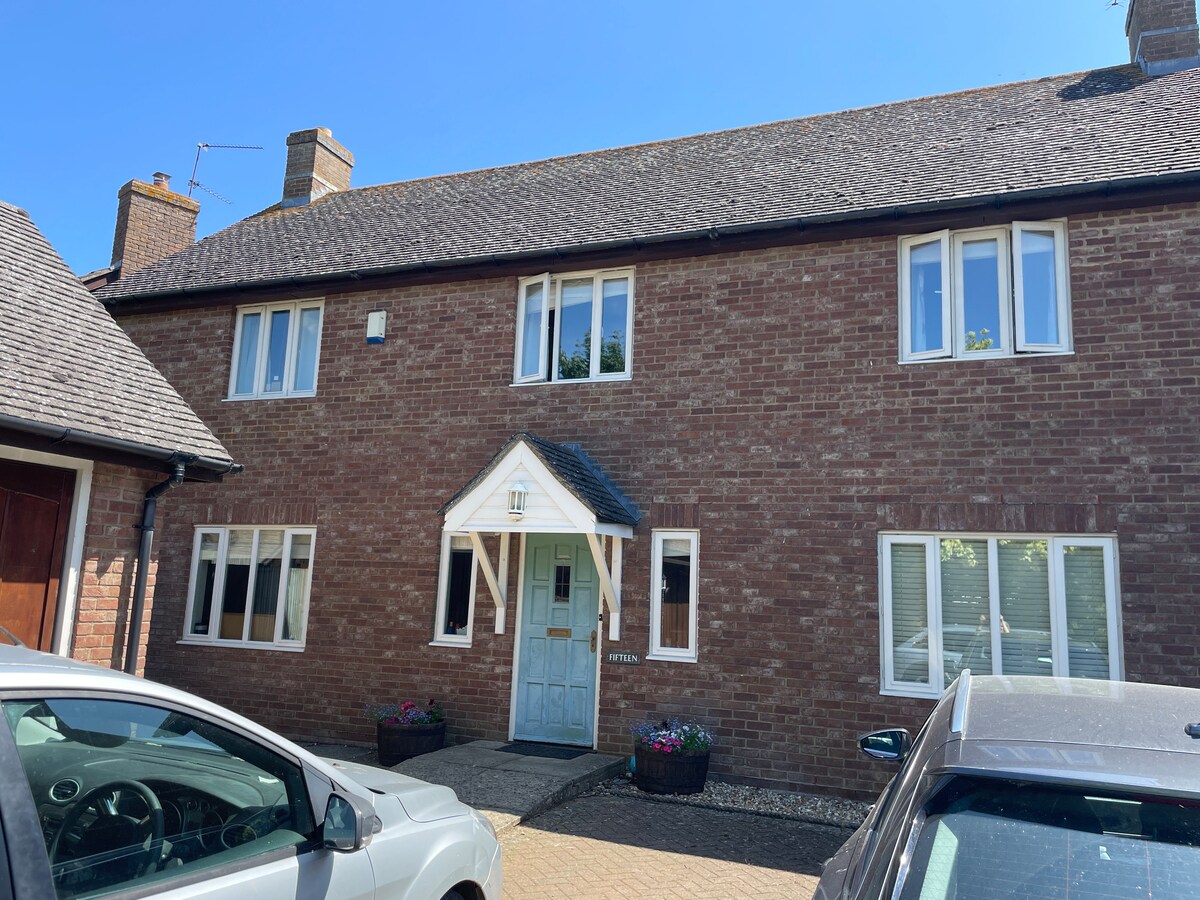 Family house near Silverstone - Houses for Rent in Blakesley, England ...