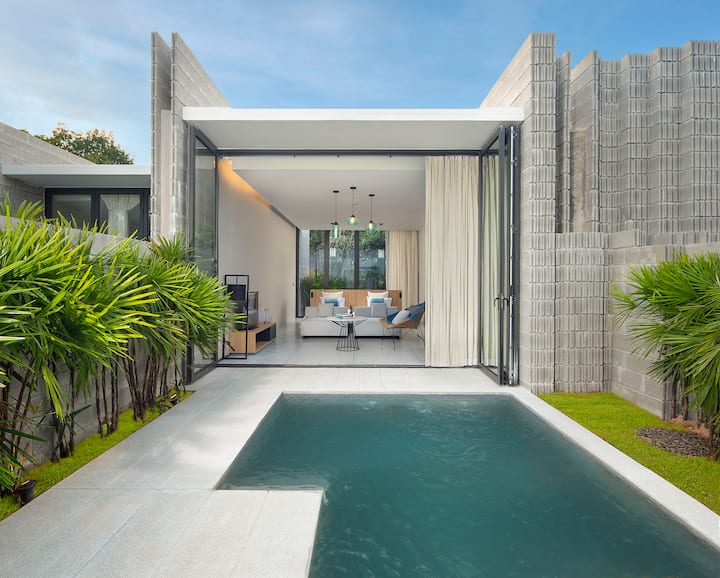 Spacious Luxury One Bedroom Pool Villa - Pattaya City