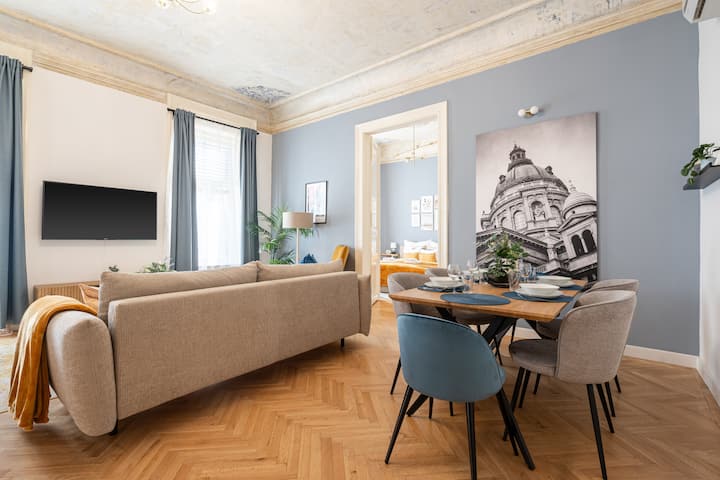 Roomy Boutique Home In The Center -106 Sqm&balcony - Budapest
