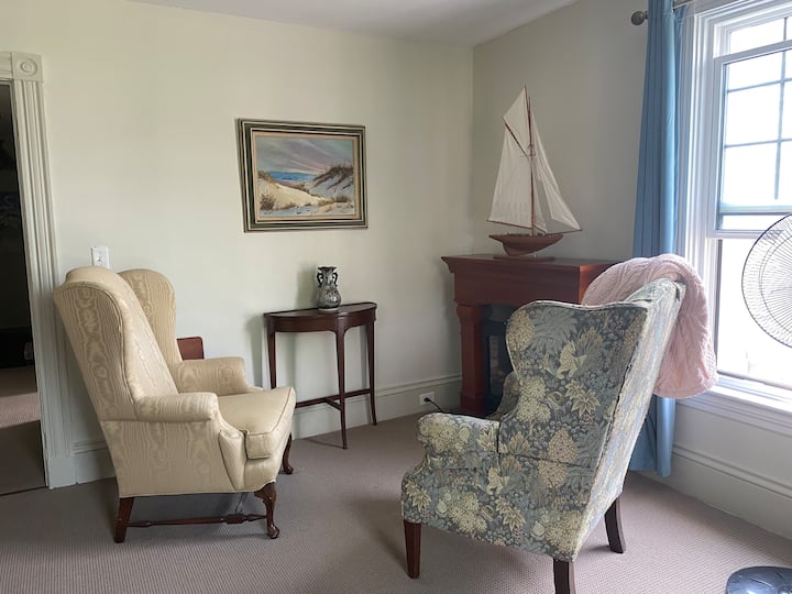 Silliker House On Clarence Hosted By Darcy & Jim - Amherst