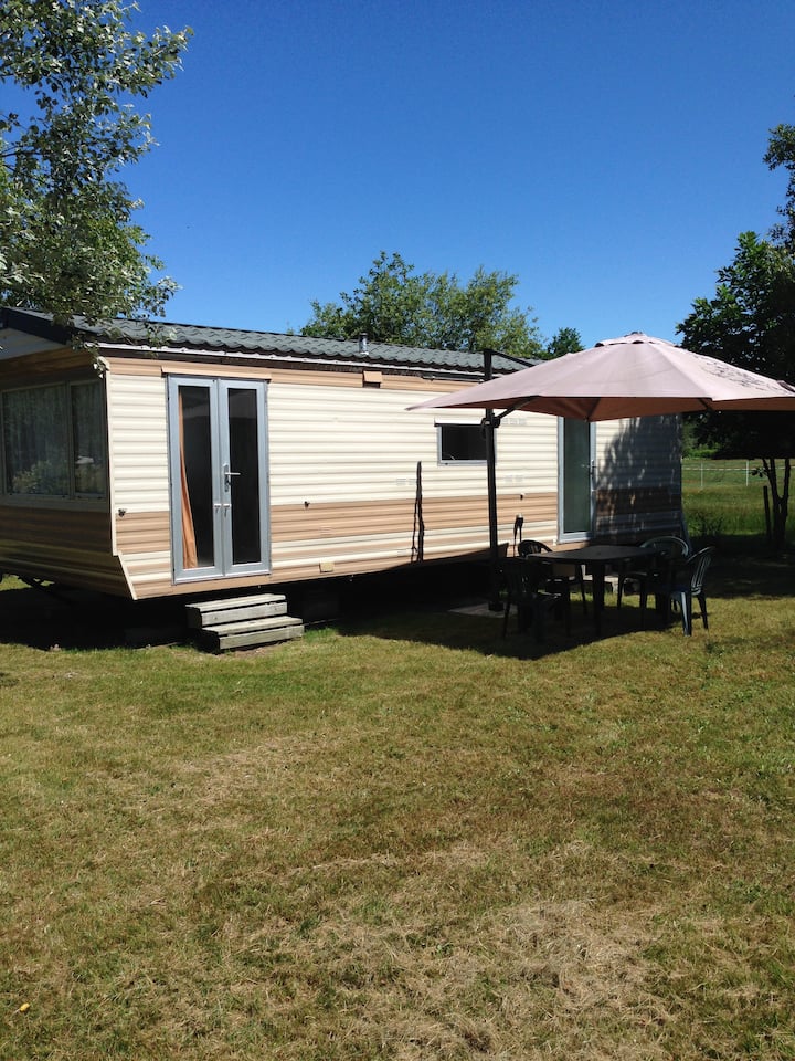 Mobil Home Au Calme Dans Petit Camping - Vendays-Montalivet