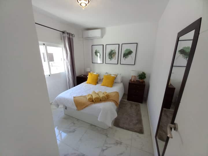 Villamartin Plaza Overlooking The Communal Pool - Cabo Roig