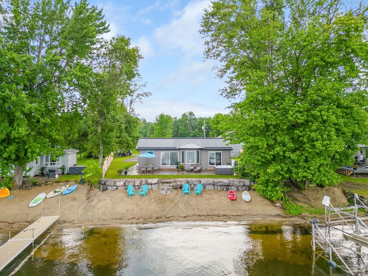 Waterfront Cozy Cottage, Hot Tub And Amazing Views - Renfrew