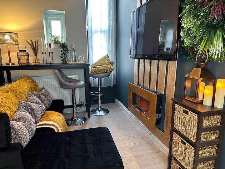 City Apartment With Cinema And Parking (Sleeps 4) - Gosforth
