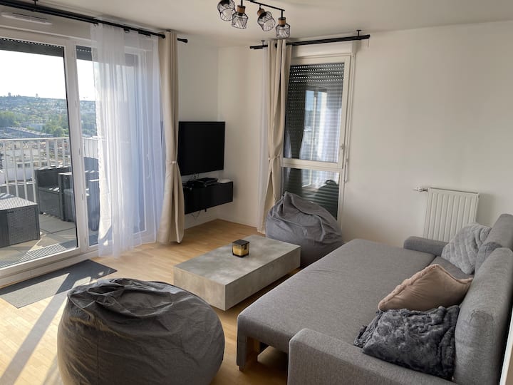 Le Panda  Bis Massy  * Rer Tgv Orly * - Massy