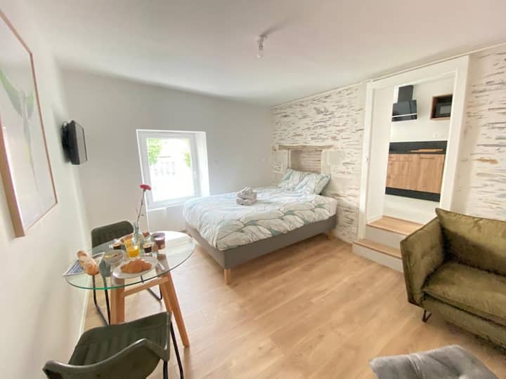 La Douce Angevine - La Perruche - Angers