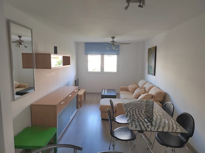 Apartamento Ideal Para Parejas Con Aparcamiento. - Estepona