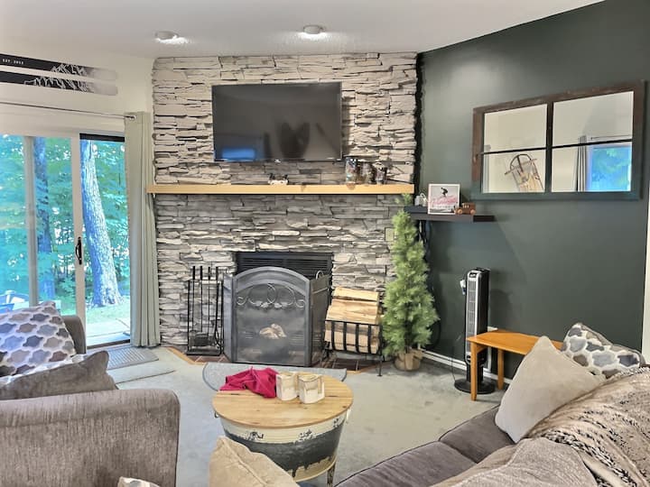Bearmont- Pool, Hottub, Firepit, Ac, Gym, Sauna - Killington, VT