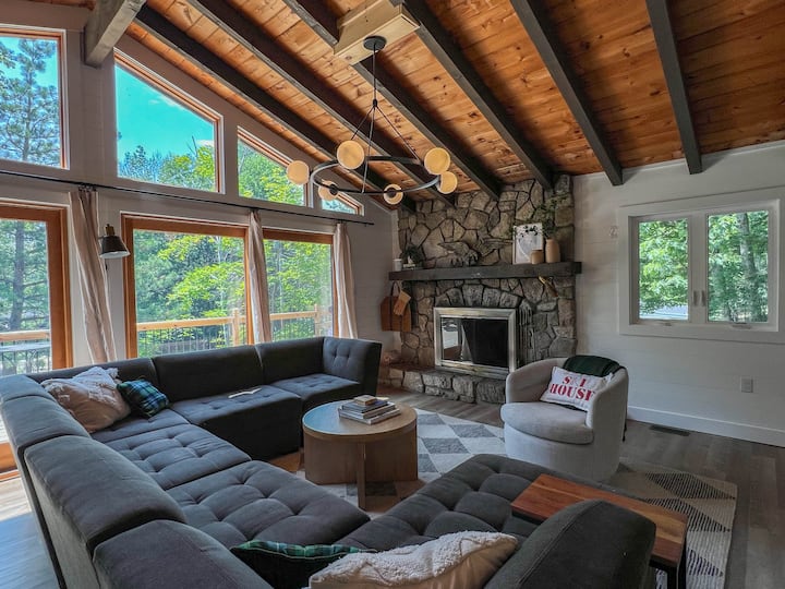 Mountainside Chalet | Modern, Spacious + Central! - North Conway, NH