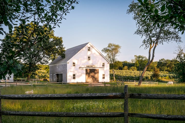The Barn At Asa Stone Farm - Russell Orchards, Ipswich