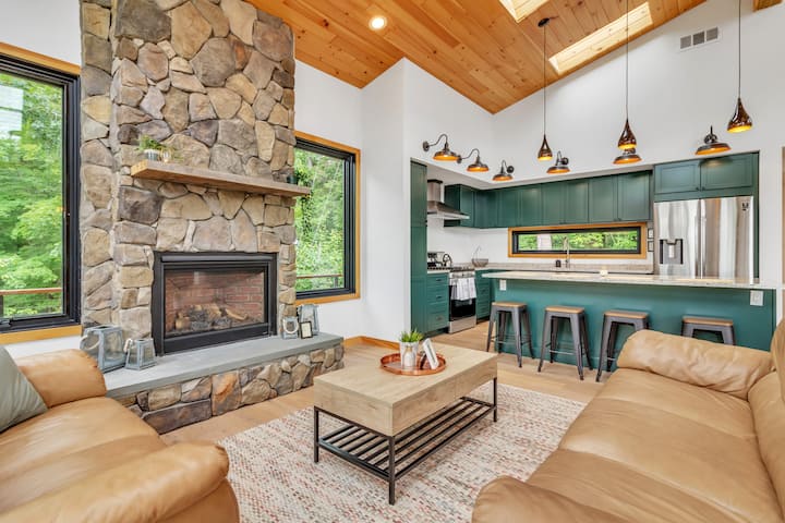 The Tree House On Lake George - Hague, NY