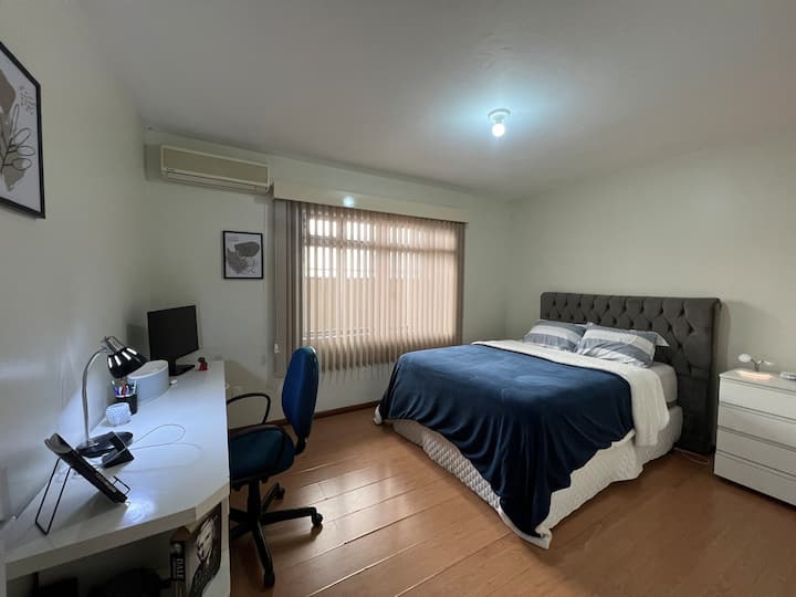 Casa Com Ampla Cozinha E 3 Quartos Para 6 Pessoas - Joinville