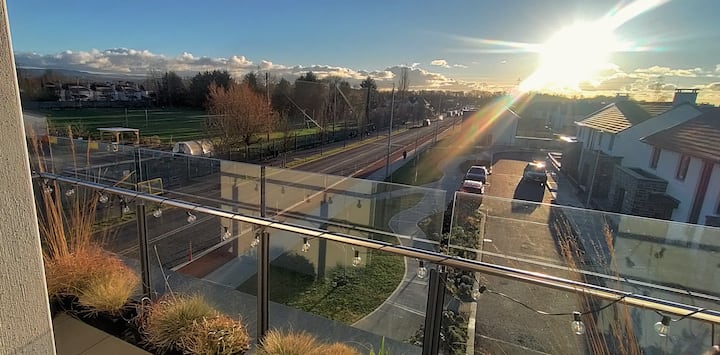 Bright & Stylish 2 B/rm Apartment | Flexible Dates - Maynooth
