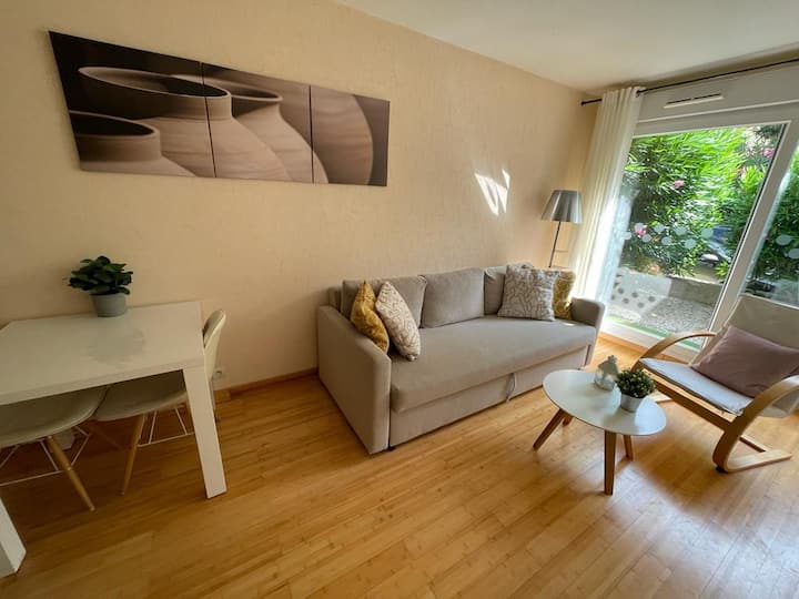 Delightful Studio With Private Parking, Beaulieu - Villefranche-sur-Mer