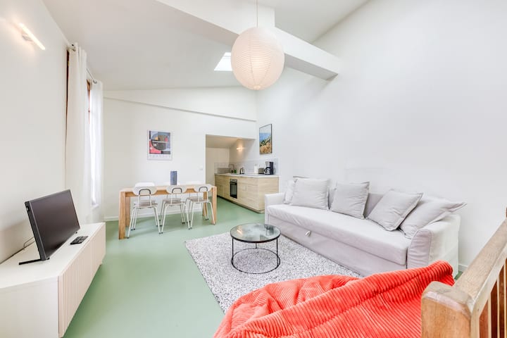 Parisian Family Cottage - Paris