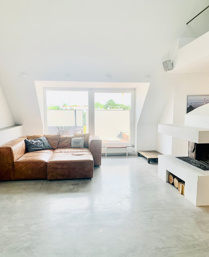 Schöne Dachgeschoss-maisonette - Munich