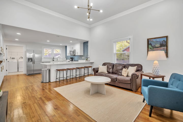 Light + Bright Retreat Near Downtown + Srt - Greenville, SC