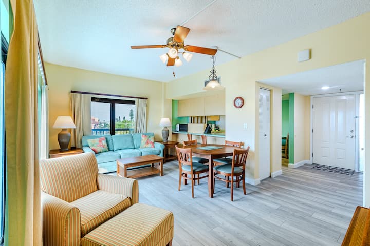 Beachside Two Bedroom Condo - Treasure Island, FL