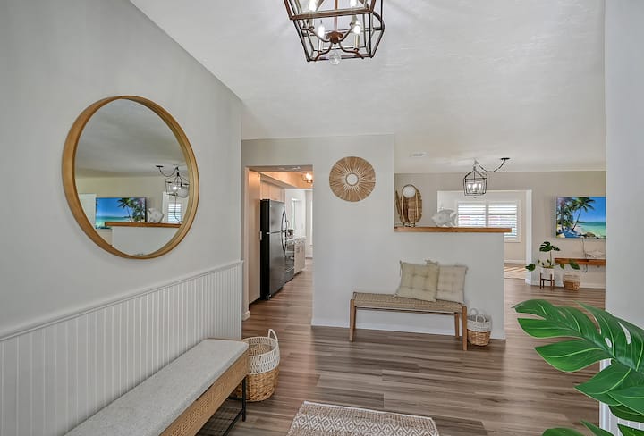 Your Dreamoasisawaits: Siestakeyescape With Pool! - Siesta Key, FL