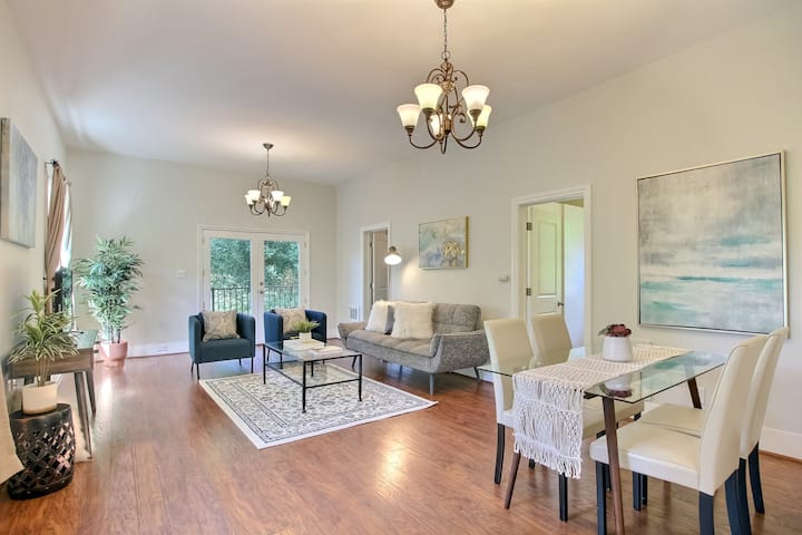 Serene Two-bedroom Home Getaway In Queen Anne - Seattle, WA