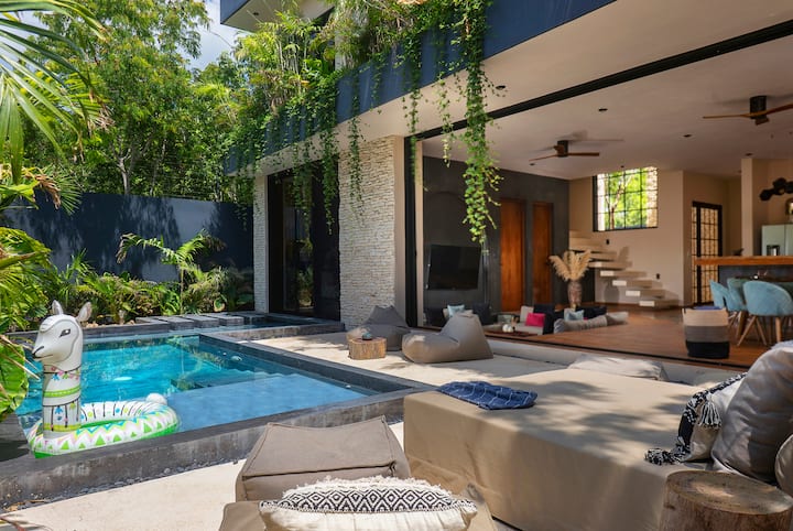 Maison Siscōlinō | 4bdrm W/ Swimup & Rooftop Pools - Mexico
